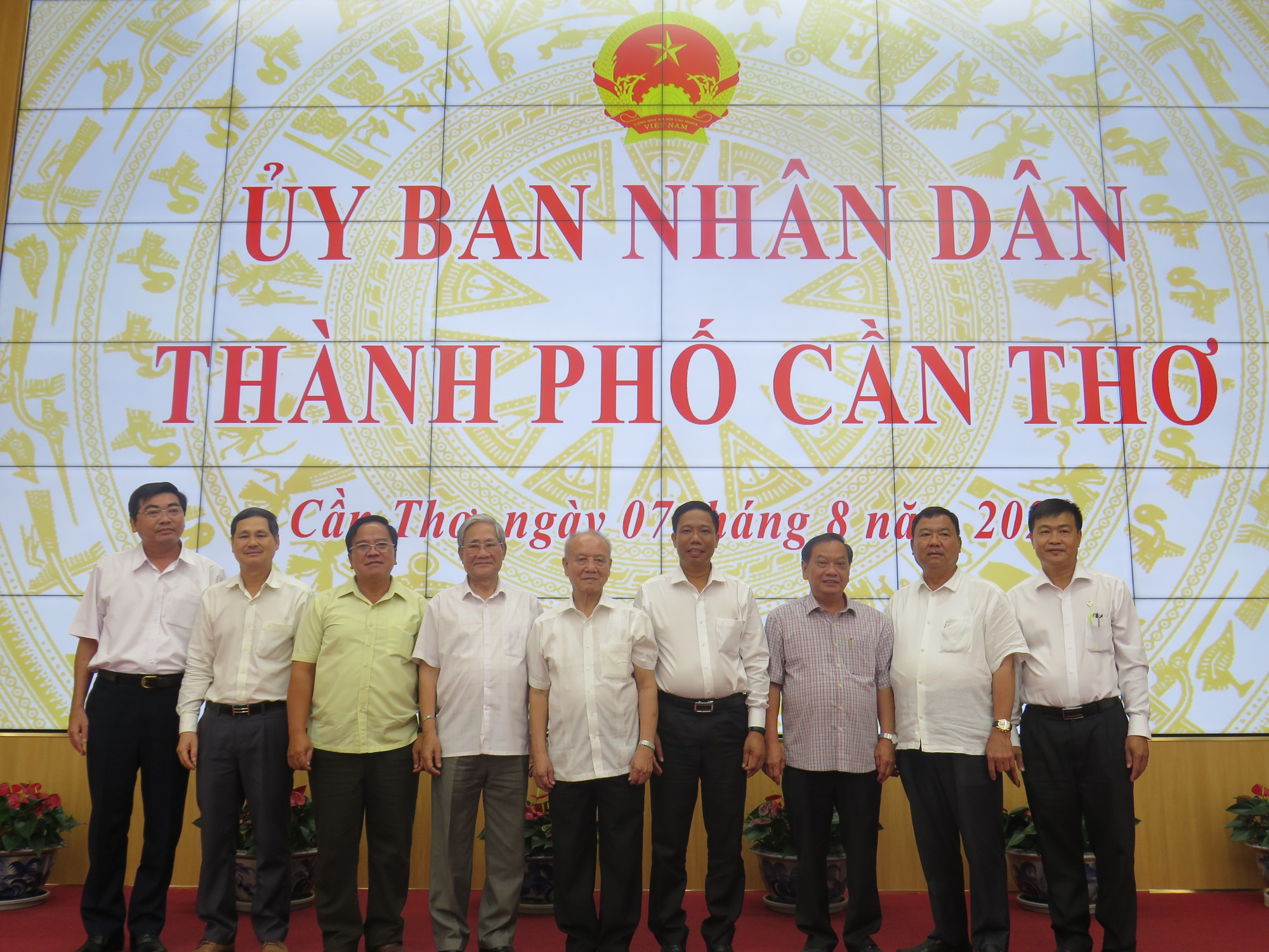 Thành lập Hội đồng Quản lý Quỹ học bổng Phạm Văn Trà tại Cần Thơ - DNTT ...