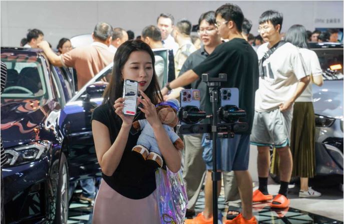 Trung Quốc siết chặt quản lý hoạt động livestream bán hàng - DNTT online