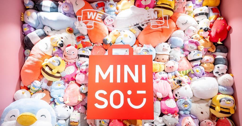 Đi đâu cũng thấy MINISO: Người đứng đằng sau "đế chế tạp hoá" này vốn ...